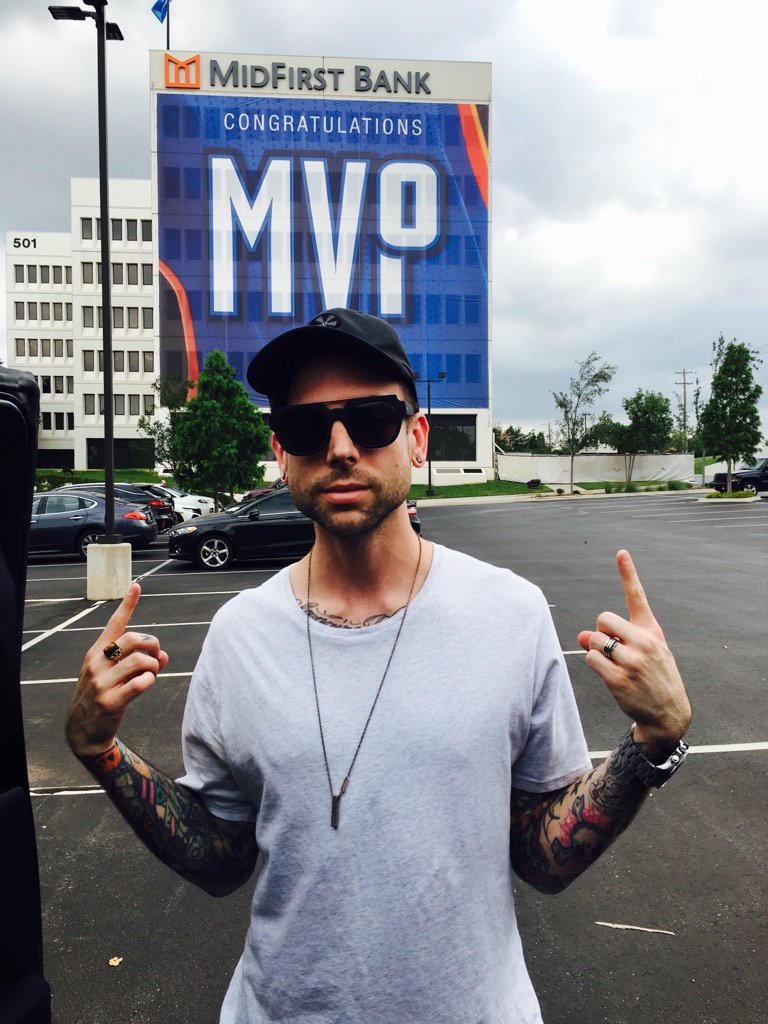 Billy dévoile quelques dessins de son prochain livre! – GCflag